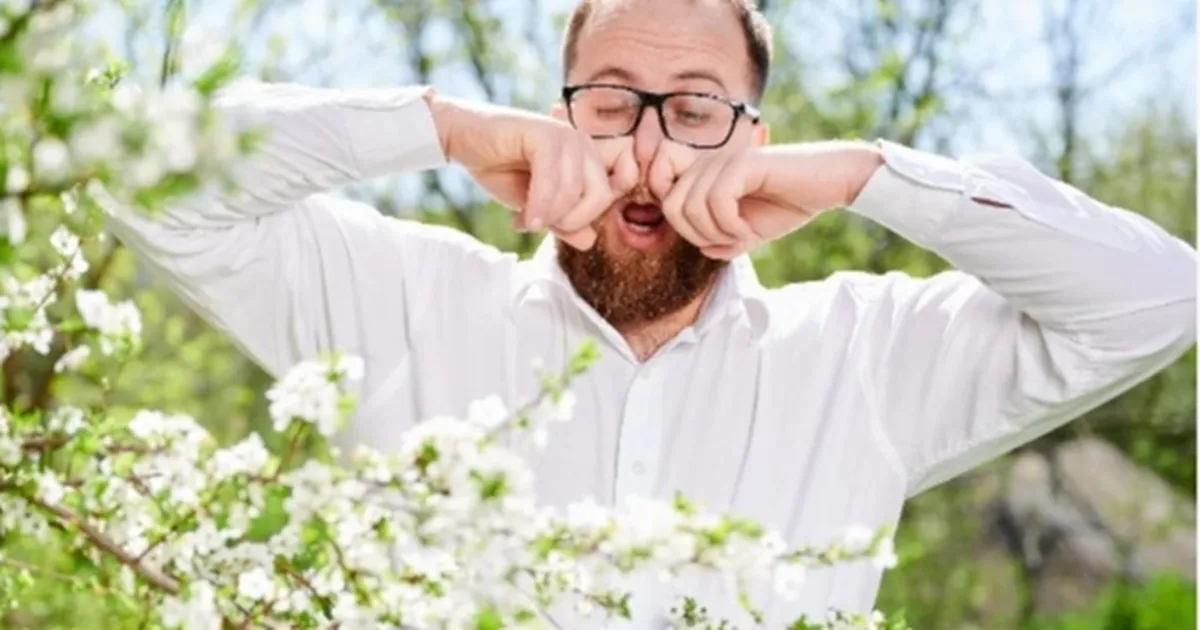 Mevsim geçişlerinde dikkat: Bahar alerjisi kimlerde olur, nasıl baş ...