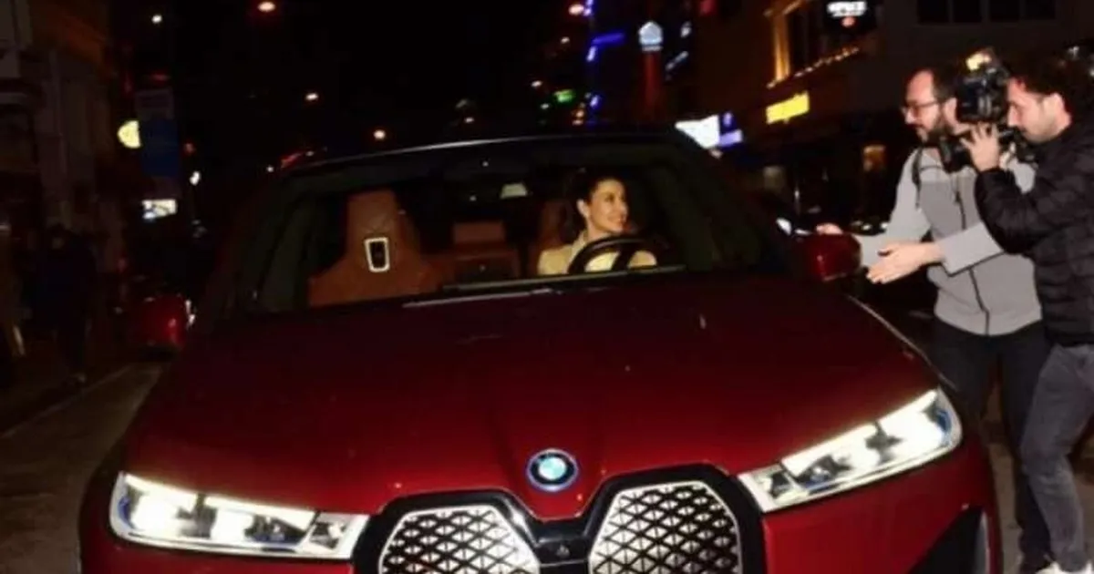 Beren Saat'in özel arabası! - Bursa 5n1k