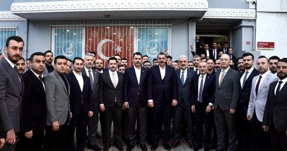 Murat Kurum'dan İstanbul Ülkü Ocakları'na ziyaret - Bursa 5n1k